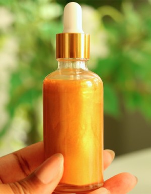 DIY Shimmer Oil | Whole Elise
